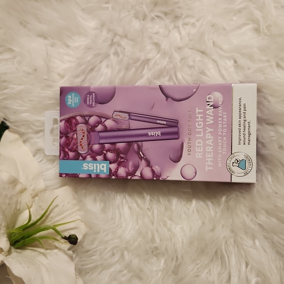 Bliss | Skincare | Blissred Light Therapy Wand | Poshmark